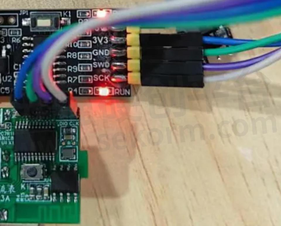 如何用MCU CW32来实现数字电压电流表的数码管显示数字？